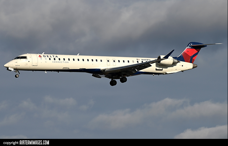 Bombardier CRJ-900LR Delta Connection (Endeavor Air) N491PX ...