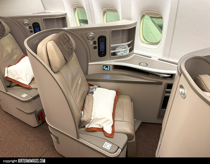 Boeing 777-39P/ER China Eastern Airlines B-7881 - AirTeamImages.com