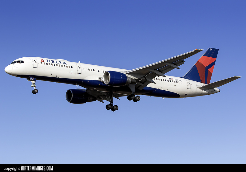 Boeing 757-232 Delta Air Lines N651DL - AirTeamImages.com
