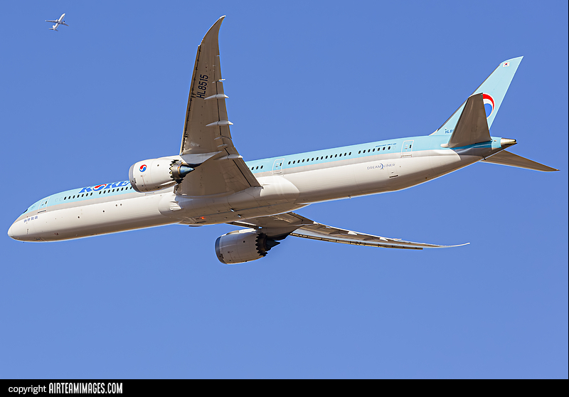 Boeing 787-10 Dreamliner Korean Air HL8515 - AirTeamImages.com