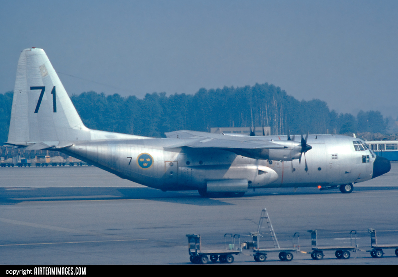 Lockheed C-130H Hercules Sweden - Swedish Air Force 84001 ...