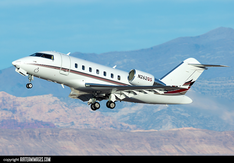 Bombardier Challenger 650 NetJets Aviation N262QS - AirTeamImages.com