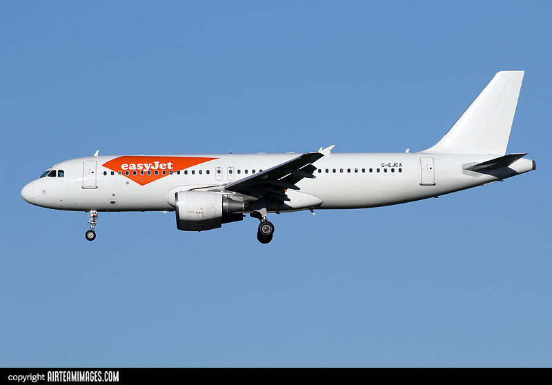 Airbus A320-214 EasyJet G-EJCA - AirTeamImages.com