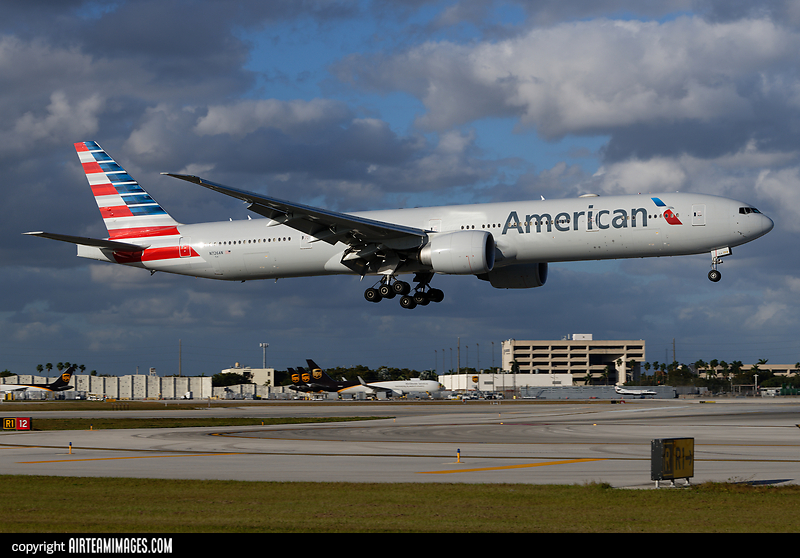 Boeing 777-323/ER American Airlines N726AN - AirTeamImages.com