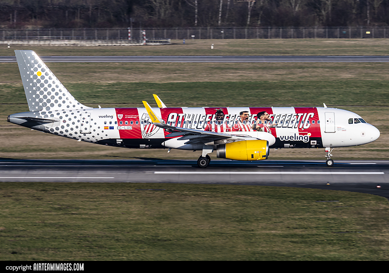 Airbus A320-232 Vueling Airlines EC-LUO - AirTeamImages.com