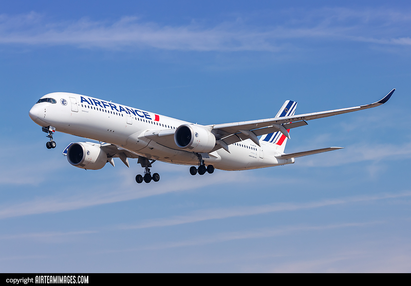 Airbus A350-941 Air France F-HTYR - AirTeamImages.com