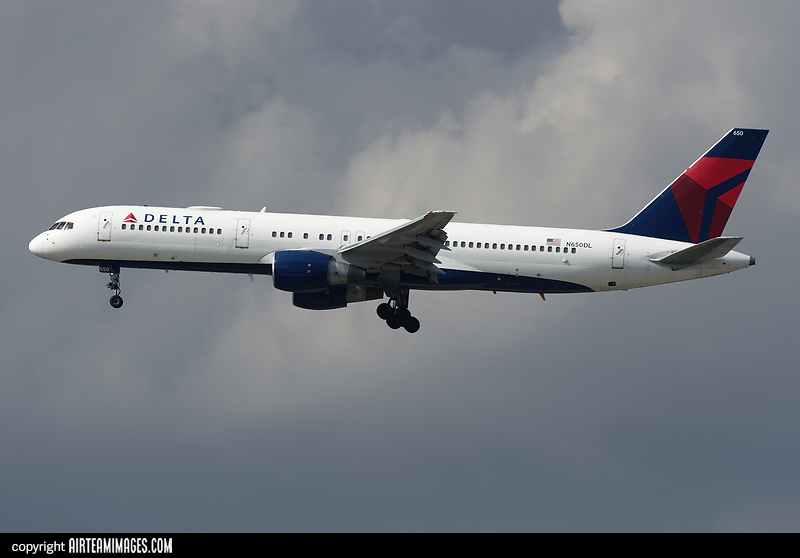 Boeing 757-232 Delta Air Lines N650DL - AirTeamImages.com