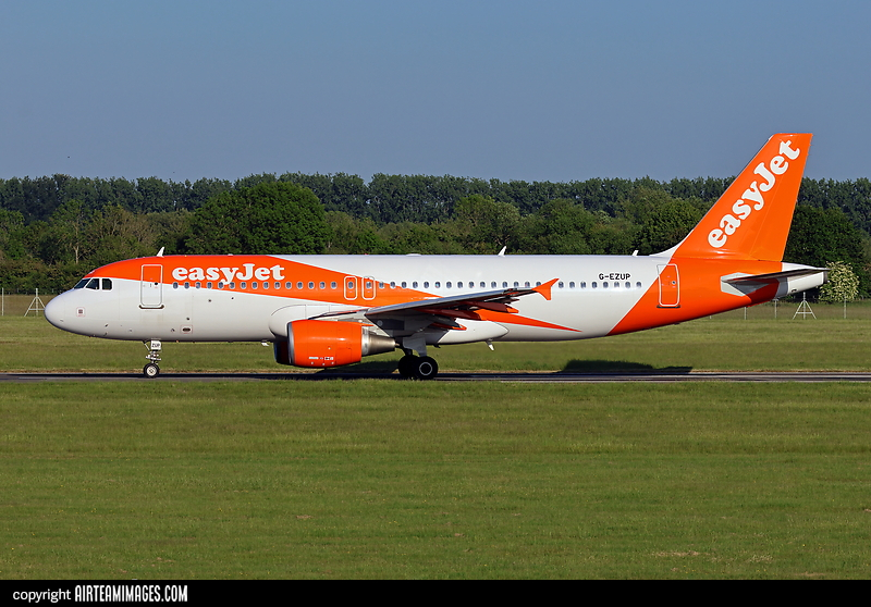 Airbus A320-214 EasyJet G-EZUP - AirTeamImages.com