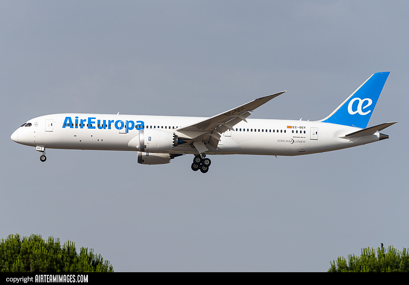 Boeing 787-9 Dreamliner Air Europa EC-OGY - AirTeamImages.com