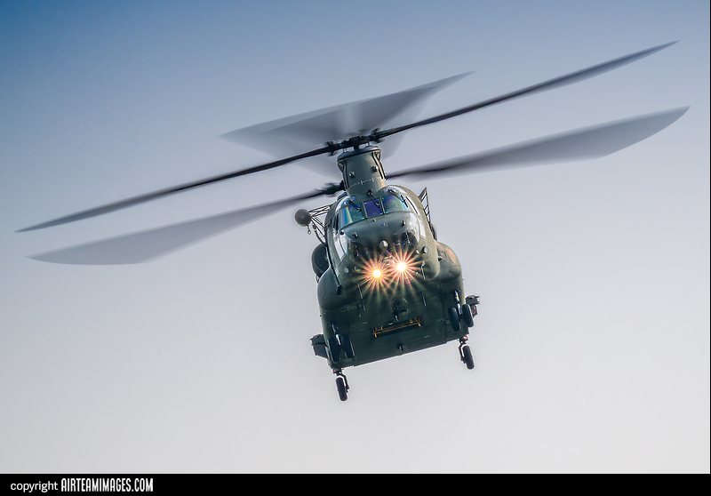 Boeing Chinook HC.6 UK - Royal Air Force ZK551 - AirTeamImages.com