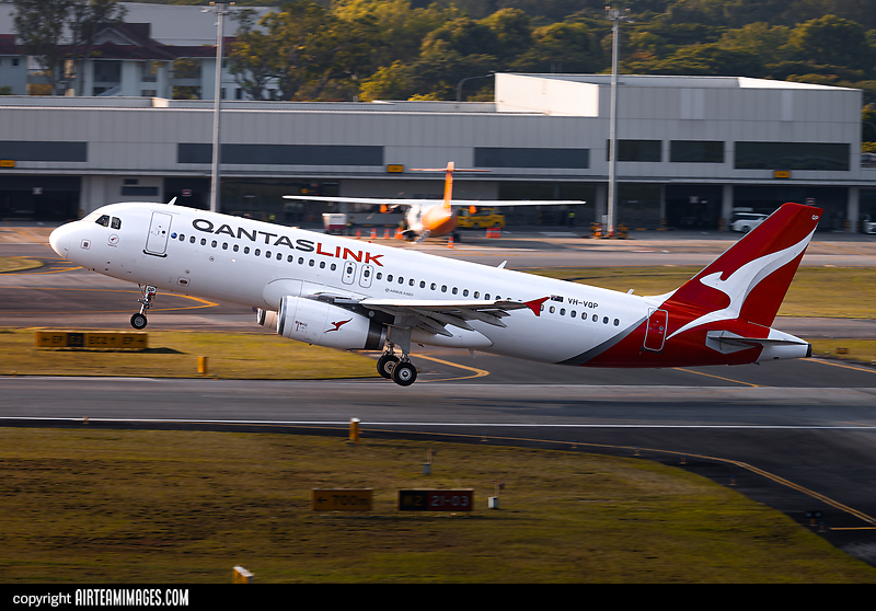 Airbus A320-232 QantasLink (Network Aviation) VH-VQP - AirTeamImages.com