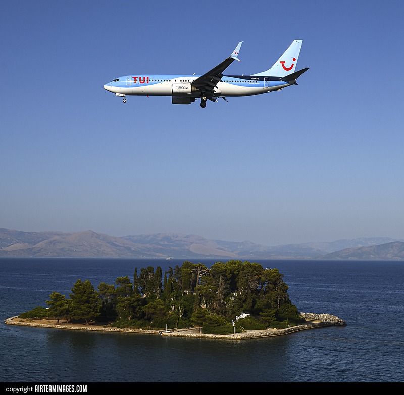 Boeing 737-86N TUI (UK) G-TAWZ - AirTeamImages.com