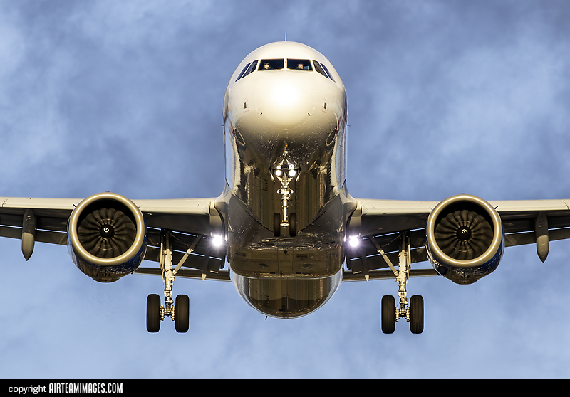 Airbus A321-251NX Jet2 G-SUNB - AirTeamImages.com