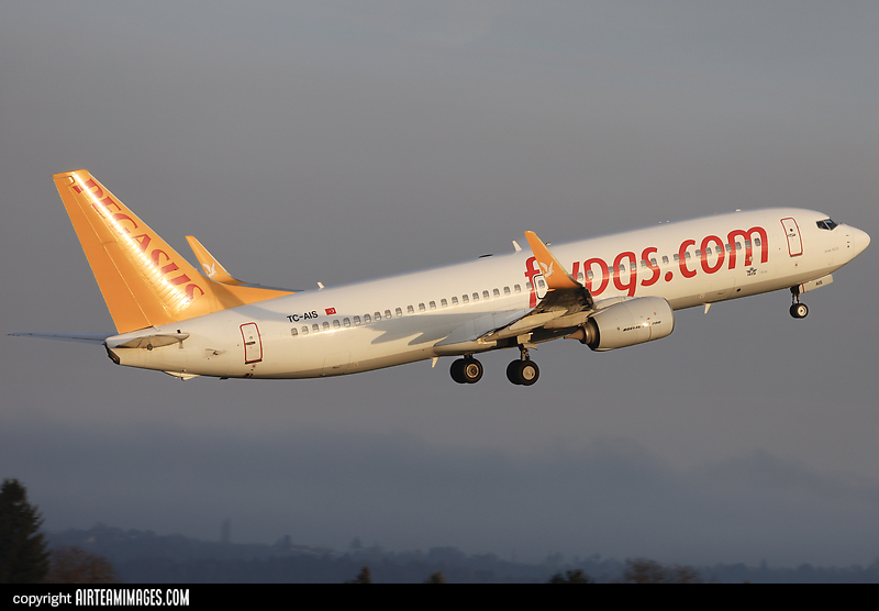 Boeing 737-82R Pegasus Airlines TC-AIS - AirTeamImages.com