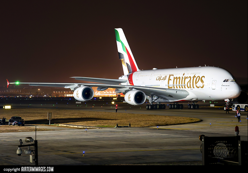 Airbus A380-842 Emirates A6-EVH - AirTeamImages.com