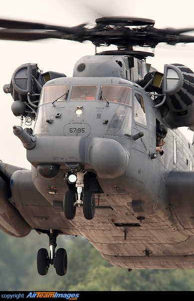 Sikorsky MH-53M Pave Low IV USA - US Air Force 69-5795 - AirTeamImages.com