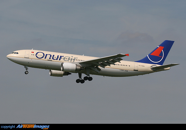 Airbus A300B4-605R Onur Air TC-OAA - AirTeamImages.com